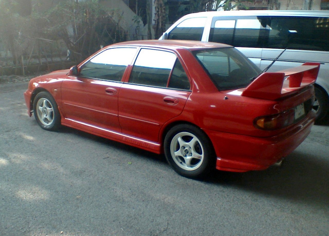Mitsubishi Lancer Evolution technical specifications and fuel economy